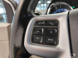 Pelēks Chrysler town-&-country 2012 Viļņa, ar dzinēja tilpumu 3.60 L un nobraukumu 374 tūkst. km par 4900 €, foto 18 vietnē AUTOMOTO.COM.LV