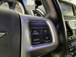 Pelēks Chrysler town-&-country 2012 Viļņa, ar dzinēja tilpumu 3.60 L un nobraukumu 374 tūkst. km par 4900 €, foto 19 vietnē AUTOMOTO.COM.LV