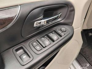 Pelēks Chrysler town-&-country 2012 Viļņa, ar dzinēja tilpumu 3.60 L un nobraukumu 374 tūkst. km par 4900 €, foto 22 vietnē AUTOMOTO.COM.LV