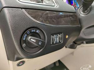 Pelēks Chrysler town-&-country 2012 Viļņa, ar dzinēja tilpumu 3.60 L un nobraukumu 374 tūkst. km par 4900 €, foto 24 vietnē AUTOMOTO.COM.LV