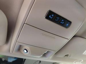 Pelēks Chrysler town-&-country 2012 Viļņa, ar dzinēja tilpumu 3.60 L un nobraukumu 374 tūkst. km par 4900 €, foto 29 vietnē AUTOMOTO.COM.LV