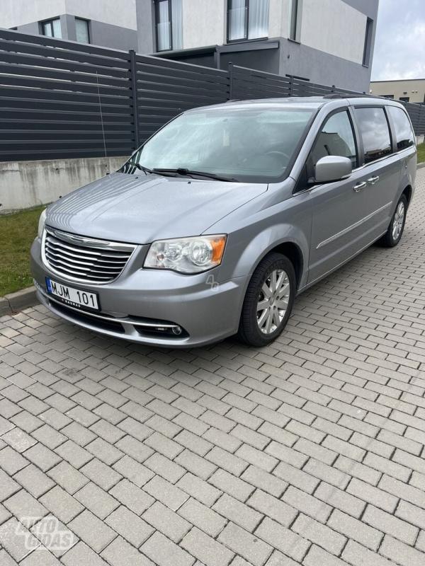 Grey Chrysler town-&-country 2014 in Kaunas, with an engine capacity of 3.60 L and mileage of 251 thousand km for 6300 €, photo 2 on AUTOMOTO.COM.LV