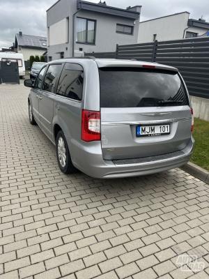 Grey Chrysler town-&-country 2014 in Kaunas, with an engine capacity of 3.60 L and mileage of 251 thousand km for 6300 €, photo 3 on AUTOMOTO.COM.LV