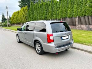 Pelēks Chrysler town-&-country 2014 Viļņa, ar dzinēja tilpumu 3.60 L un nobraukumu 298 tūkst. km par 6499 €, foto 3 vietnē AUTOMOTO.COM.LV