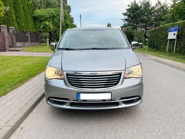 Grey Chrysler town-&-country 2014 in Vilnius, with an engine capacity of 3.60 L and mileage of 298 thousand km for 6499 €, photo 3 on AUTOMOTO.COM.LV