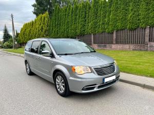 Pelēks Chrysler town-&-country 2014 Viļņa, ar dzinēja tilpumu 3.60 L un nobraukumu 298 tūkst. km par 6499 €, foto 8 vietnē AUTOMOTO.COM.LV