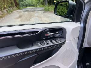 Pelēks Chrysler town-&-country 2014 Viļņa, ar dzinēja tilpumu 3.60 L un nobraukumu 298 tūkst. km par 6499 €, foto 15 vietnē AUTOMOTO.COM.LV