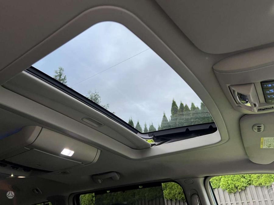 Pelēks Chrysler town-&-country 2014 Viļņa, ar dzinēja tilpumu 3.60 L un nobraukumu 298 tūkst. km par 6499 €, foto 20 vietnē AUTOMOTO.COM.LV