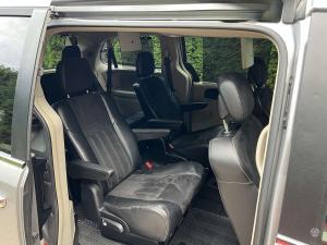 Pelēks Chrysler town-&-country 2014 Viļņa, ar dzinēja tilpumu 3.60 L un nobraukumu 298 tūkst. km par 6499 €, foto 21 vietnē AUTOMOTO.COM.LV