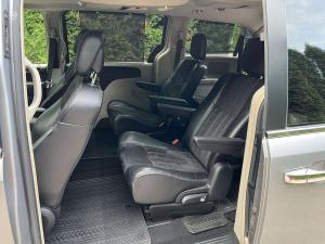 Pelēks Chrysler town-&-country 2014 Viļņa, ar dzinēja tilpumu 3.60 L un nobraukumu 298 tūkst. km par 6499 €, foto 25 vietnē AUTOMOTO.COM.LV