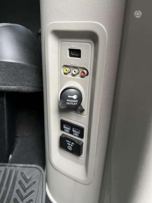 Pelēks Chrysler town-&-country 2014 Viļņa, ar dzinēja tilpumu 3.60 L un nobraukumu 298 tūkst. km par 6499 €, foto 29 vietnē AUTOMOTO.COM.LV