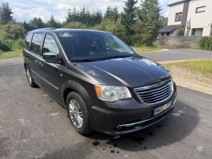 Pelēks Chrysler town-&-country 2014 Viļņa, ar dzinēja tilpumu 3.60 L un nobraukumu 257 tūkst. km par 7900 €, foto 5 vietnē AUTOMOTO.COM.LV