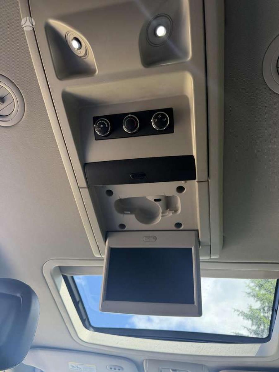 Pelēks Chrysler town-&-country 2014 Viļņa, ar dzinēja tilpumu 3.60 L un nobraukumu 257 tūkst. km par 7900 €, foto 20 vietnē AUTOMOTO.COM.LV