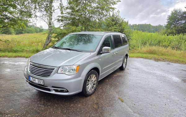 Grey Chrysler town-&-country 2014 in Visaginas, with an engine capacity of 3.60 L and mileage of 189 thousand km for 9000 €, photo 3 on AUTOMOTO.COM.LV