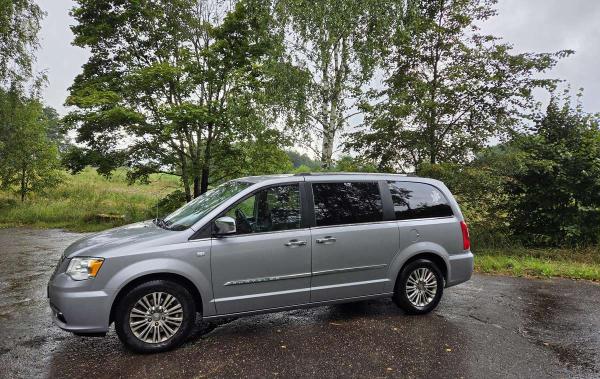 Grey Chrysler town-&-country 2014 in Visaginas, with an engine capacity of 3.60 L and mileage of 189 thousand km for 9000 €, photo 4 on AUTOMOTO.COM.LV