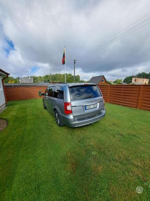 Pelēks Chrysler town-&-country 2014 Mažeikiai, ar dzinēja tilpumu 3.60 L un nobraukumu 274 tūkst. km par 7200 €, foto 4 vietnē AUTOMOTO.COM.LV