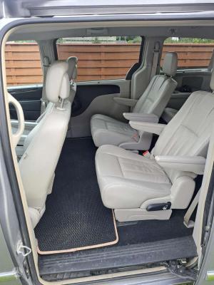 Pelēks Chrysler town-&-country 2014 Mažeikiai, ar dzinēja tilpumu 3.60 L un nobraukumu 274 tūkst. km par 7200 €, foto 8 vietnē AUTOMOTO.COM.LV