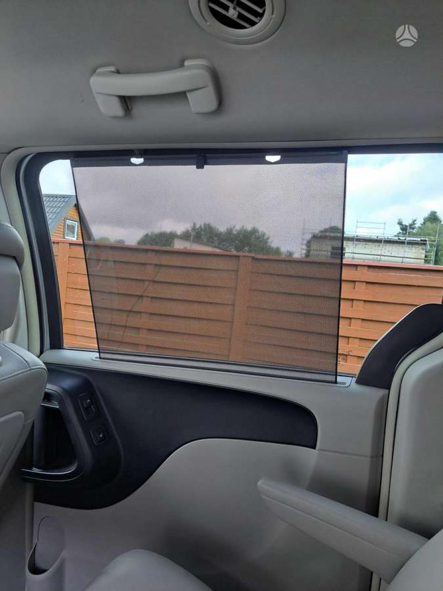 Pelēks Chrysler town-&-country 2014 Mažeikiai, ar dzinēja tilpumu 3.60 L un nobraukumu 274 tūkst. km par 7200 €, foto 10 vietnē AUTOMOTO.COM.LV