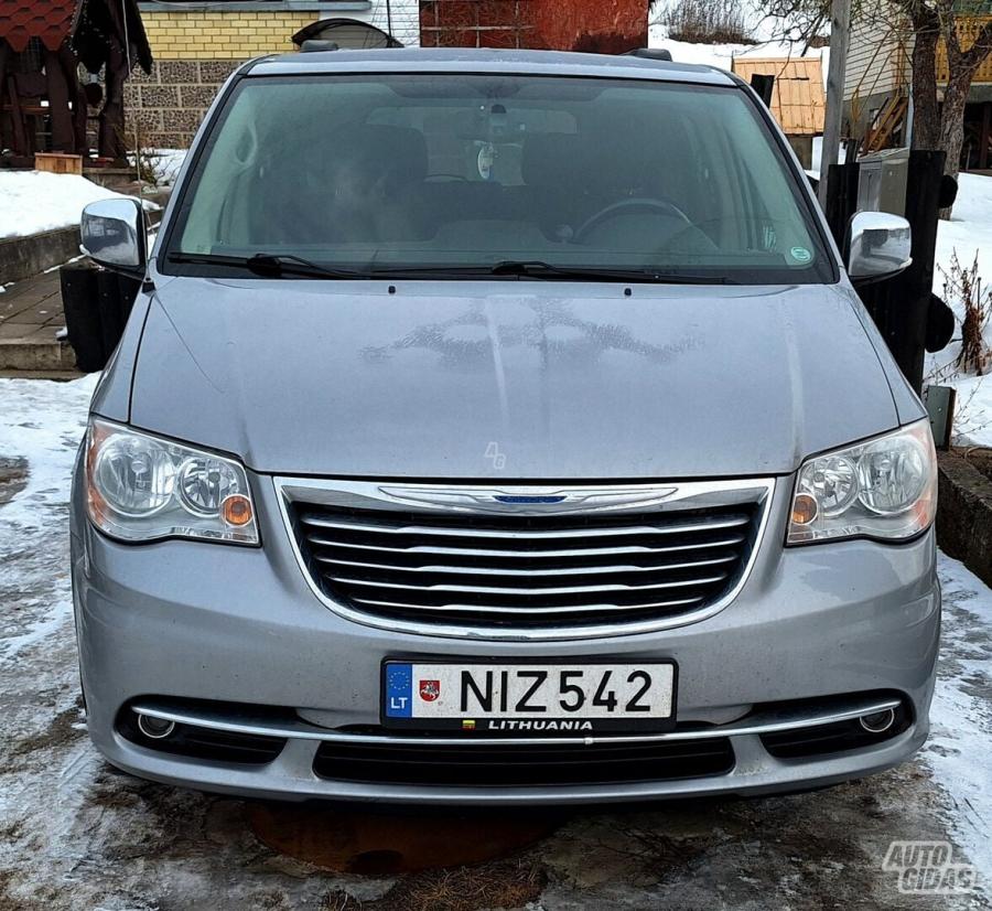 Pelēks Chrysler town-&-country 2015 Alīta, ar dzinēja tilpumu 3.60 L un nobraukumu 284 tūkst. km par 10300 €, foto 1 vietnē AUTOMOTO.COM.LV