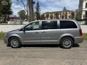 Grey Chrysler town-&-country 2015 in Utena, with an engine capacity of 3.60 L and mileage of 250 thousand km for 11200 €, photo 7 on AUTOMOTO.COM.LV