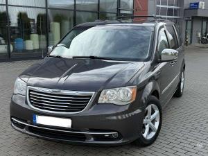 Pelēks Chrysler town-&-country 2015 Klaipėda, ar dzinēja tilpumu 3.60 L un nobraukumu 255 tūkst. km par 7900 €, foto  vietnē AUTOMOTO.COM.LV