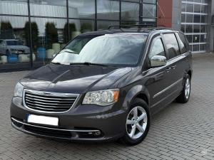 Grey Chrysler town-&-country 2015 in Klaipeda, with an engine capacity of 3.60 L and mileage of 255 thousand km for 7900 €, photo 3 on AUTOMOTO.COM.LV