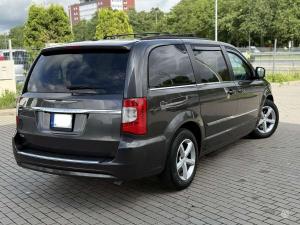 Grey Chrysler town-&-country 2015 in Klaipeda, with an engine capacity of 3.60 L and mileage of 255 thousand km for 7900 €, photo 11 on AUTOMOTO.COM.LV