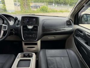 Grey Chrysler town-&-country 2015 in Klaipeda, with an engine capacity of 3.60 L and mileage of 255 thousand km for 7900 €, photo 14 on AUTOMOTO.COM.LV