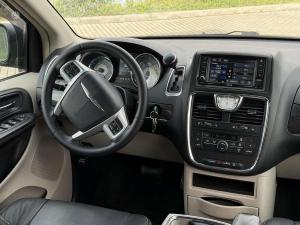 Grey Chrysler town-&-country 2015 in Klaipeda, with an engine capacity of 3.60 L and mileage of 255 thousand km for 7900 €, photo 23 on AUTOMOTO.COM.LV