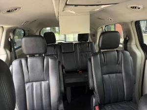 Grey Chrysler town-&-country 2015 in Klaipeda, with an engine capacity of 3.60 L and mileage of 255 thousand km for 7900 €, photo 30 on AUTOMOTO.COM.LV