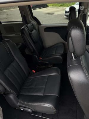 Grey Chrysler town-&-country 2015 in Klaipeda, with an engine capacity of 3.60 L and mileage of 255 thousand km for 7900 €, photo 31 on AUTOMOTO.COM.LV