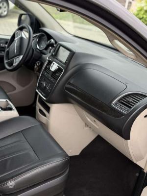 Grey Chrysler town-&-country 2015 in Klaipeda, with an engine capacity of 3.60 L and mileage of 255 thousand km for 7900 €, photo 33 on AUTOMOTO.COM.LV