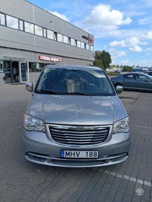 Grey Chrysler town-&-country 2015 in Kaunas, with an engine capacity of 3.60 L and mileage of 251 thousand km for 8000 €, photo  on AUTOMOTO.COM.LV