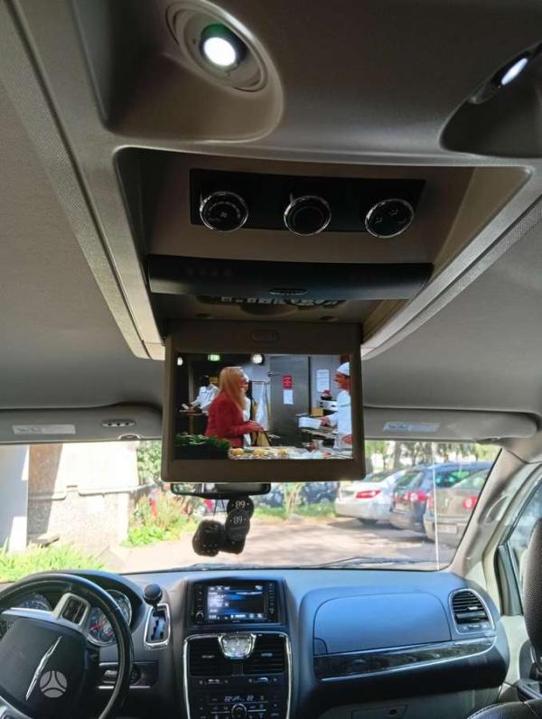 Pelēks Chrysler town-&-country 2015 Kauņa, ar dzinēja tilpumu 3.60 L un nobraukumu 251 tūkst. km par 8000 €, foto 8 vietnē AUTOMOTO.COM.LV