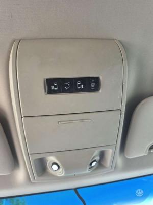 Grey Chrysler town-&-country 2016 in Plunge, with an engine capacity of 3.60 L and mileage of 226 thousand km for 7550 €, photo 13 on AUTOMOTO.COM.LV