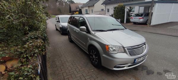 Grey Chrysler town-&-country 2011 in Raseiniai, with an engine capacity of 3.60 L and mileage of 248 thousand km for 6000 €, photo 5 on AUTOMOTO.COM.LV