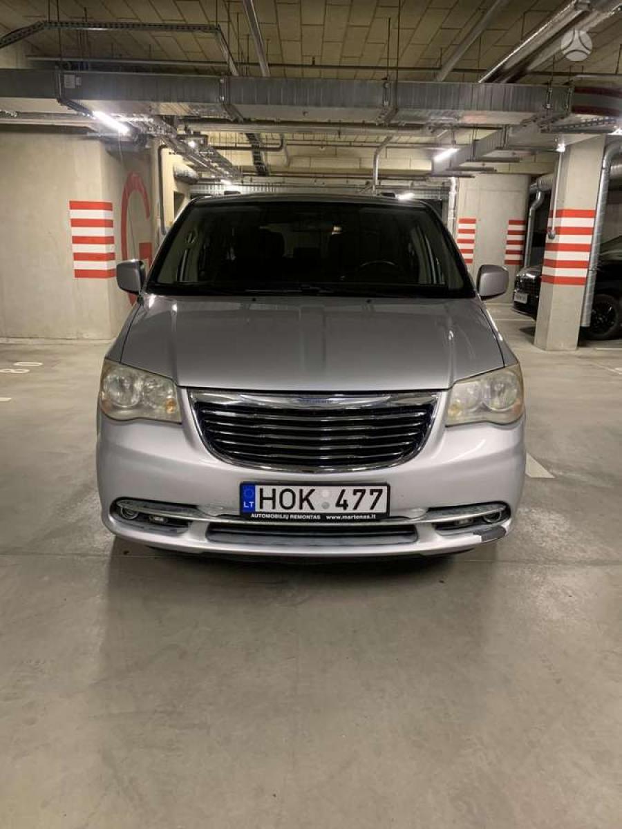 Grey Chrysler town-&-country 2011 in Vilnius, with an engine capacity of 3.60 L and mileage of 374 thousand km for 4900 €, photo 4 on AUTOMOTO.COM.LV