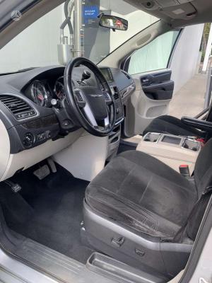 Grey Chrysler town-&-country 2011 in Vilnius, with an engine capacity of 3.60 L and mileage of 374 thousand km for 4900 €, photo 16 on AUTOMOTO.COM.LV