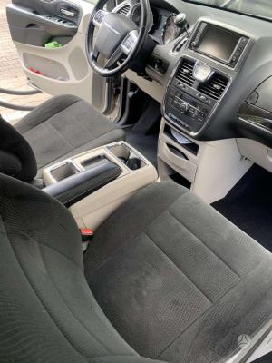 Grey Chrysler town-&-country 2011 in Vilnius, with an engine capacity of 3.60 L and mileage of 374 thousand km for 4900 €, photo 18 on AUTOMOTO.COM.LV