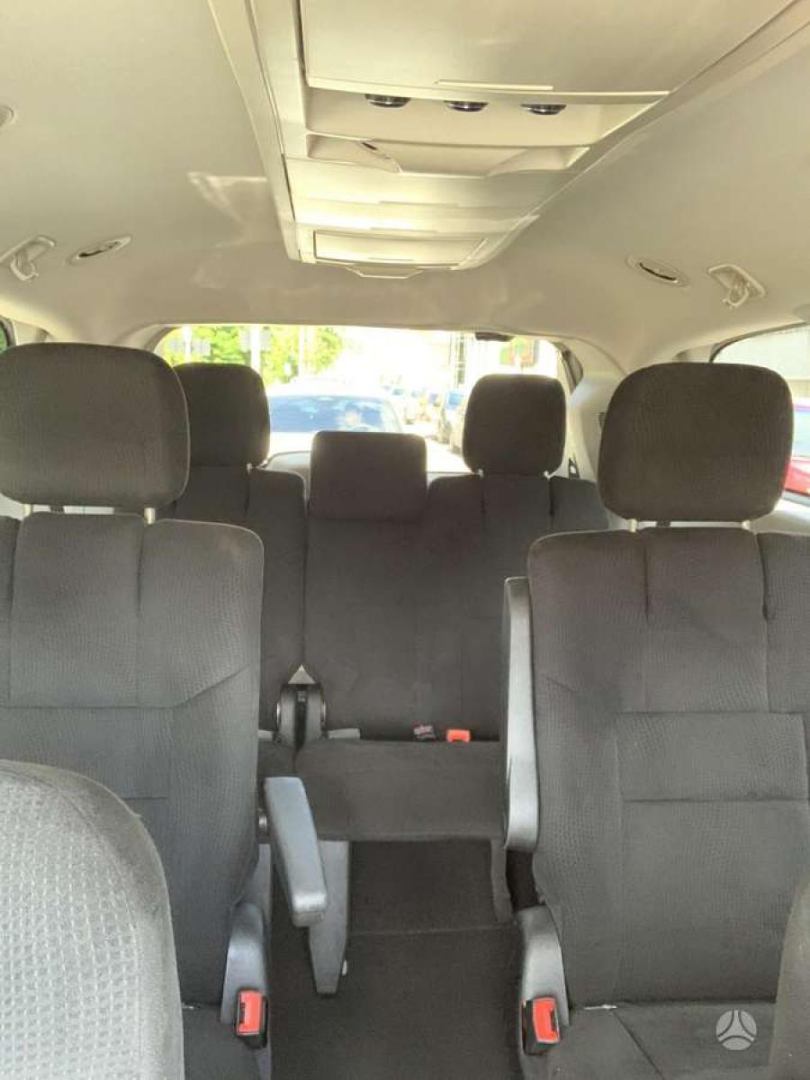 Grey Chrysler town-&-country 2011 in Vilnius, with an engine capacity of 3.60 L and mileage of 374 thousand km for 4900 €, photo 26 on AUTOMOTO.COM.LV