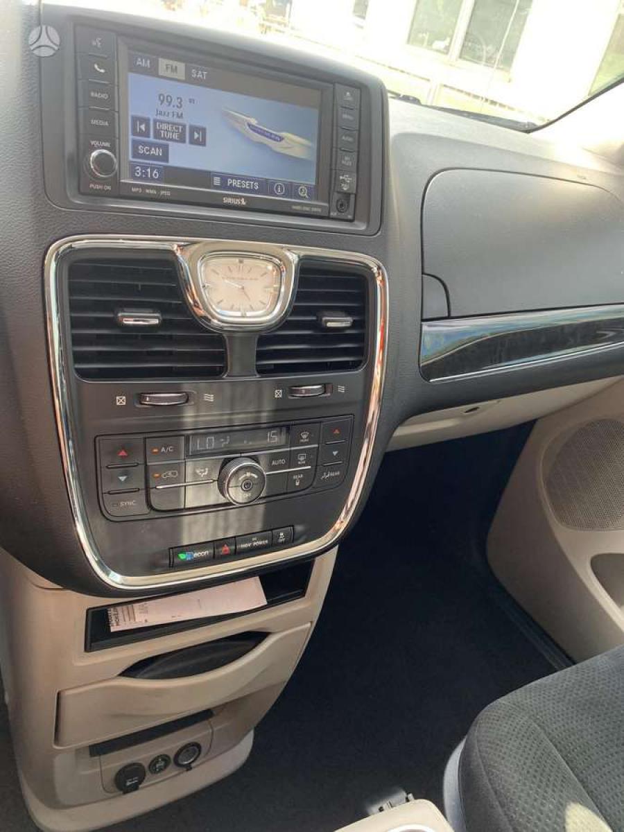 Grey Chrysler town-&-country 2011 in Vilnius, with an engine capacity of 3.60 L and mileage of 374 thousand km for 4900 €, photo 27 on AUTOMOTO.COM.LV