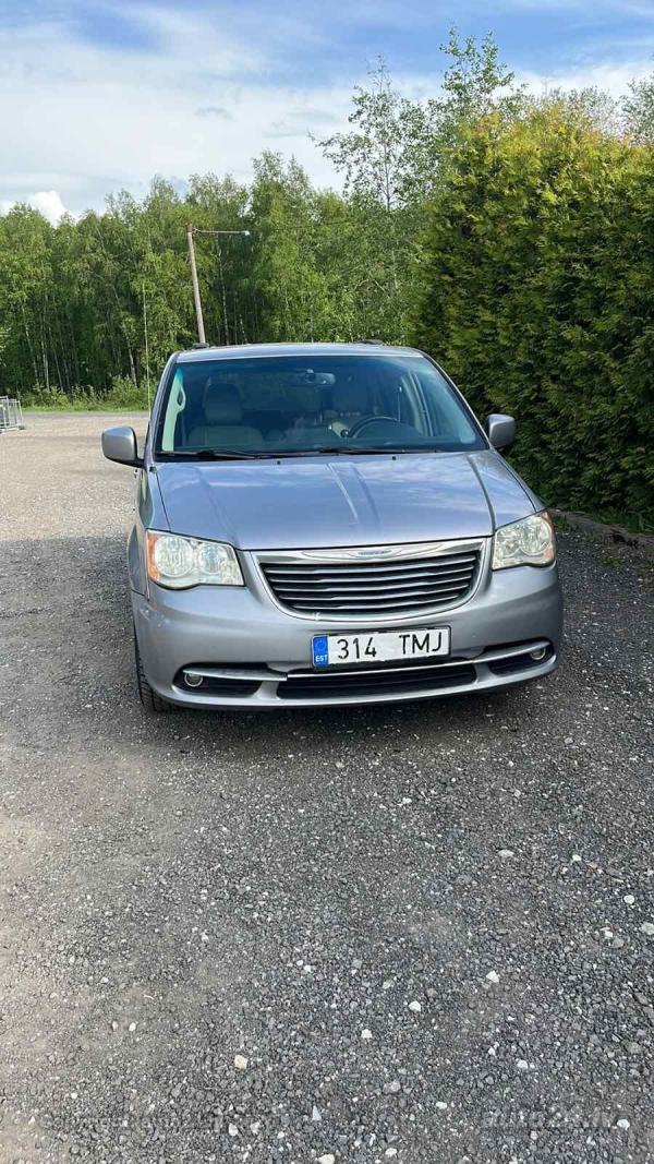 Grey Chrysler town-&-country 2012 in Tallinn, with an engine capacity of 3.60 L and mileage of 0 thousand km for 3000 €, photo 1 on AUTOMOTO.COM.LV