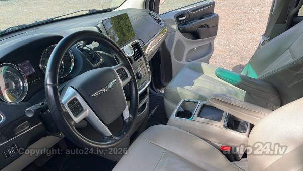 Grey Chrysler town-&-country 2012 in Tallinn, with an engine capacity of 3.60 L and mileage of 0 thousand km for 3000 €, photo 5 on AUTOMOTO.COM.LV