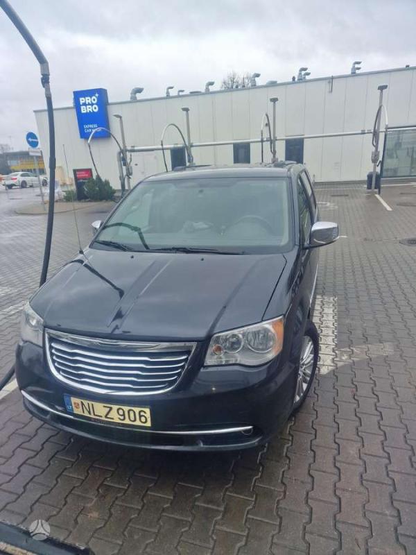 Pelēks Chrysler town-&-country 2013 Kauņa, ar dzinēja tilpumu 3.60 L un nobraukumu 162 tūkst. km par 8800 €, foto 2 vietnē AUTOMOTO.COM.LV