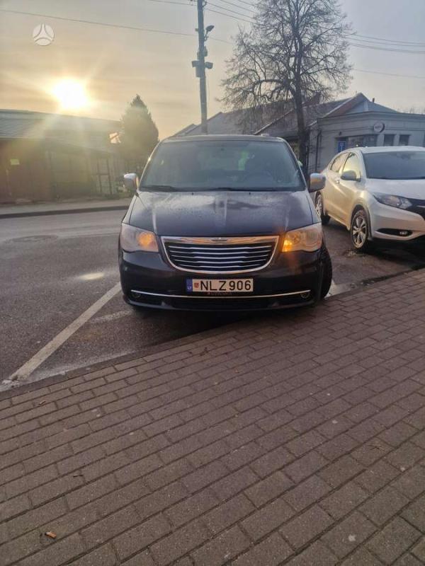 Pelēks Chrysler town-&-country 2013 Kauņa, ar dzinēja tilpumu 3.60 L un nobraukumu 162 tūkst. km par 8800 €, foto 6 vietnē AUTOMOTO.COM.LV
