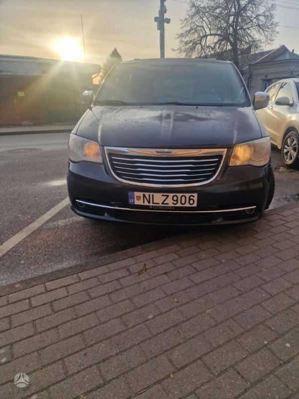 Pelēks Chrysler town-&-country 2013 Kauņa, ar dzinēja tilpumu 3.60 L un nobraukumu 162 tūkst. km par 8800 €, foto 10 vietnē AUTOMOTO.COM.LV