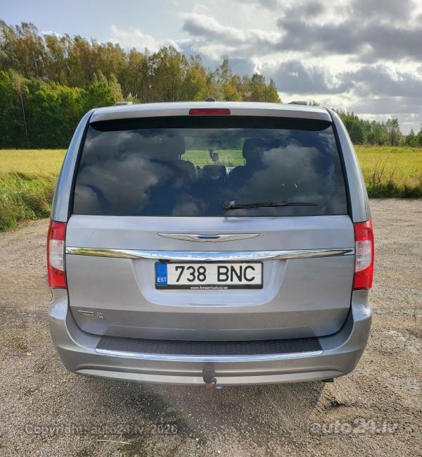 Grey Chrysler town-&-country 2014 in Tallinn, with an engine capacity of 3.60 L and mileage of 205 thousand km for 11500 €, photo 3 on AUTOMOTO.COM.LV
