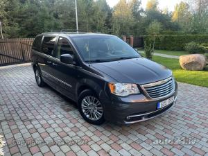 Pelēks Chrysler town-&-country 2014 Tallina, ar dzinēja tilpumu 3.60 L un nobraukumu 315 tūkst. km par 4000 €, foto 3 vietnē AUTOMOTO.COM.LV