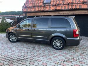 Pelēks Chrysler town-&-country 2014 Tallina, ar dzinēja tilpumu 3.60 L un nobraukumu 315 tūkst. km par 4000 €, foto 4 vietnē AUTOMOTO.COM.LV