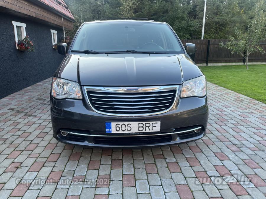 Pelēks Chrysler town-&-country 2014 Tallina, ar dzinēja tilpumu 3.60 L un nobraukumu 315 tūkst. km par 4000 €, foto 7 vietnē AUTOMOTO.COM.LV